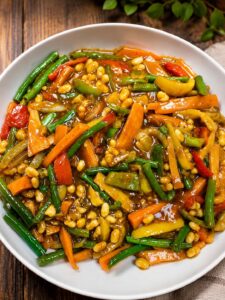 Mediterranean Vegetable Stir-Fry with White Beans – WebNeza